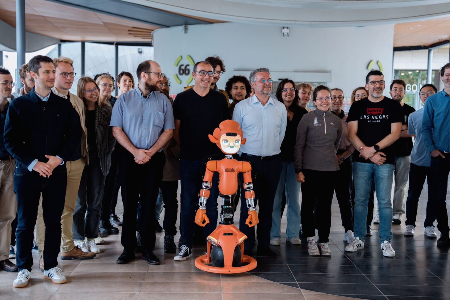 Enchanted Tools delivers its first robot to ISIR | ISIR